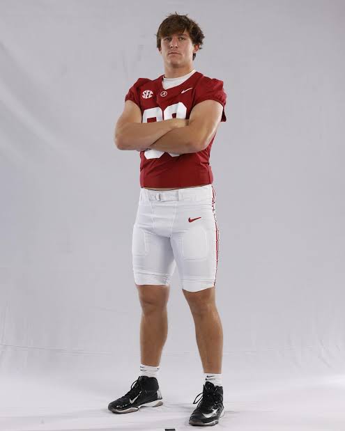 CELEBRATION: Alabama Crimson tide 5 Star Tight end Jay Lindsey shows ...